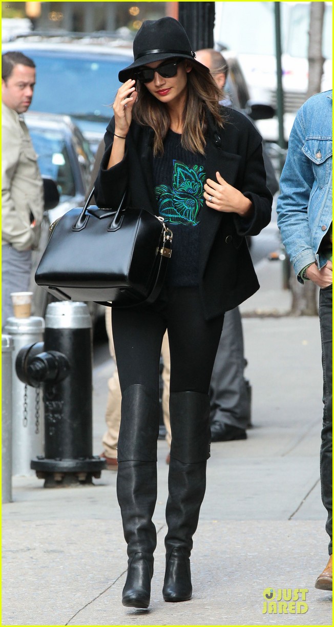 Lily Aldridge Set to Participate in St. Jude Give Thanks Walk!: Photo ...
