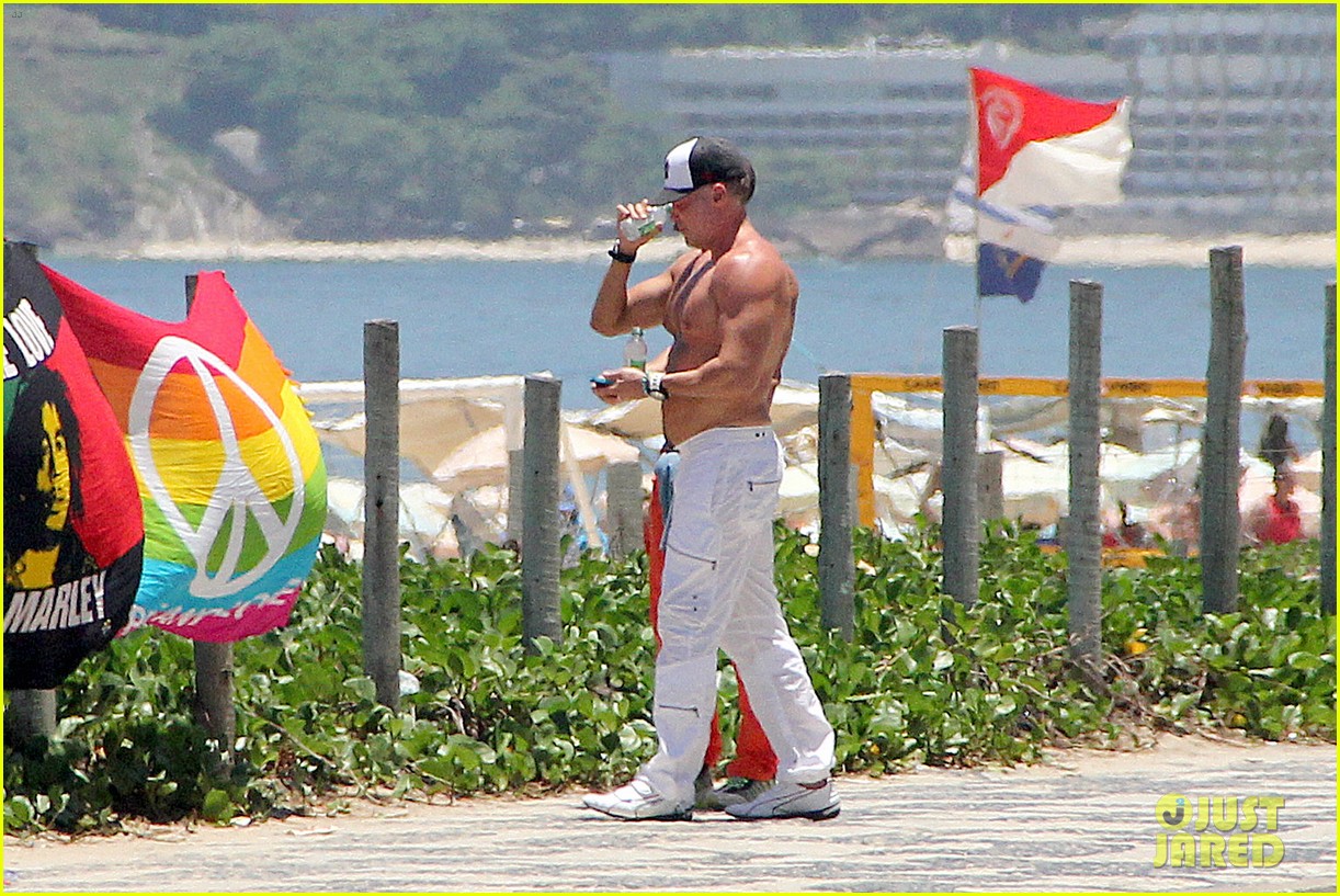 GMA's Sam Champion Continues Shirtless Honeymoon!: Photo 2997460 ...