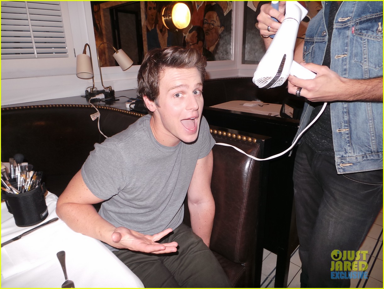 Jonathan Groff: JJ Spotlight of the Week (Behind the Scenes Pics ...