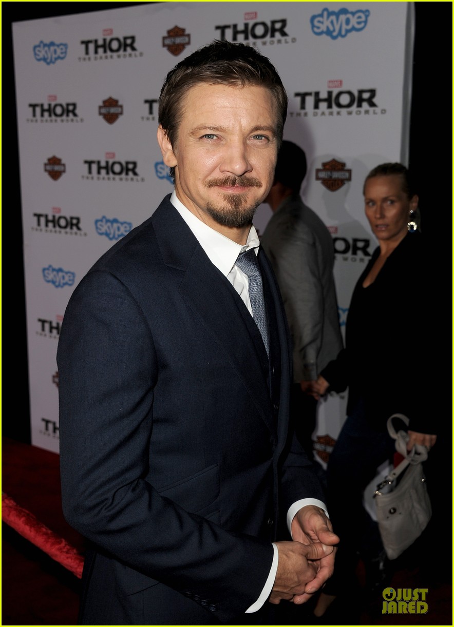 Tom Hiddleston & Kat Dennings: 'Thor' Hollywood Premiere!: Photo ...