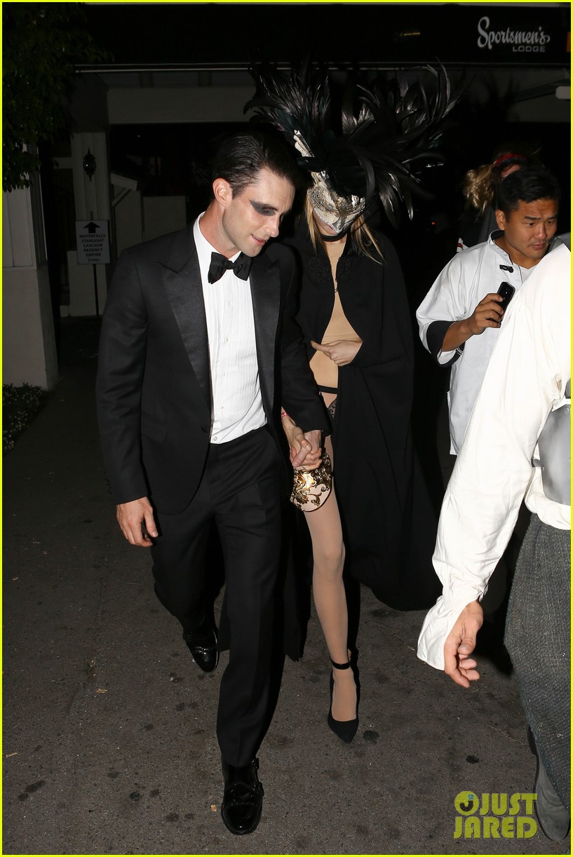Adam Levine & Behati Prinsloo Hold Hands After Halloween Party: Photo ...