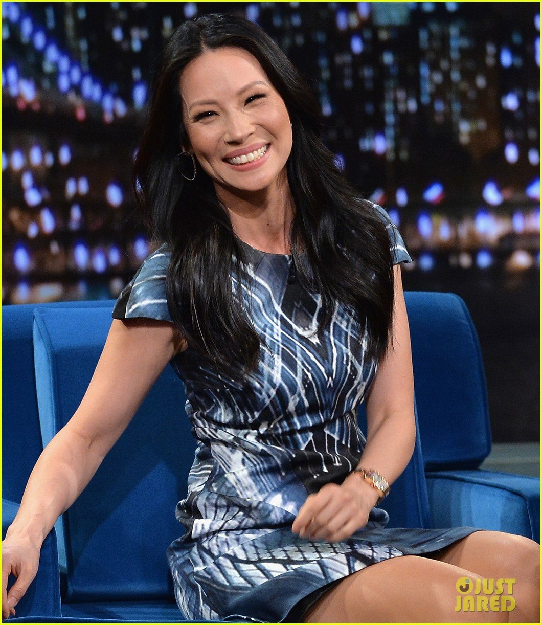 Zachary Quinto & Lucy Liu Play Catchphrase on 'Jimmy Fallon'!: Photo 2986974 | Giada De ...