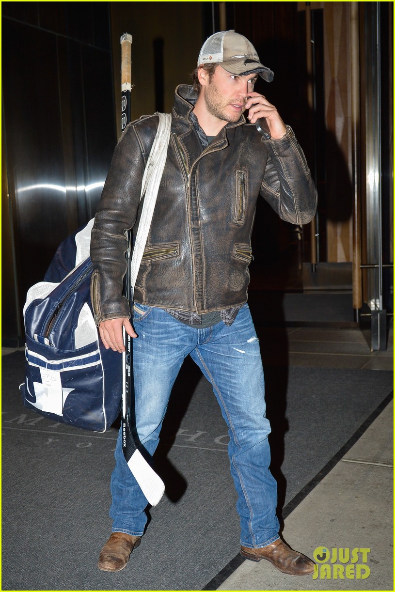 Taylor Kitsch Lands Lead in Upcoming Thriller 'Exit 147': Photo 2988117 ...