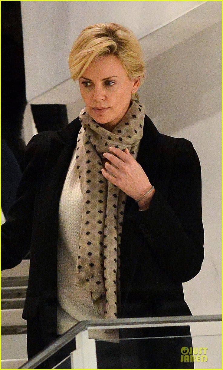 Charlize Theron: Colette Store Shopper in Paris!: Photo 2995553 ...