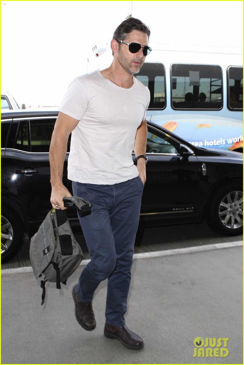 Eric Bana Looks Super Buff While Flying Out of Los Angeles: Photo ...