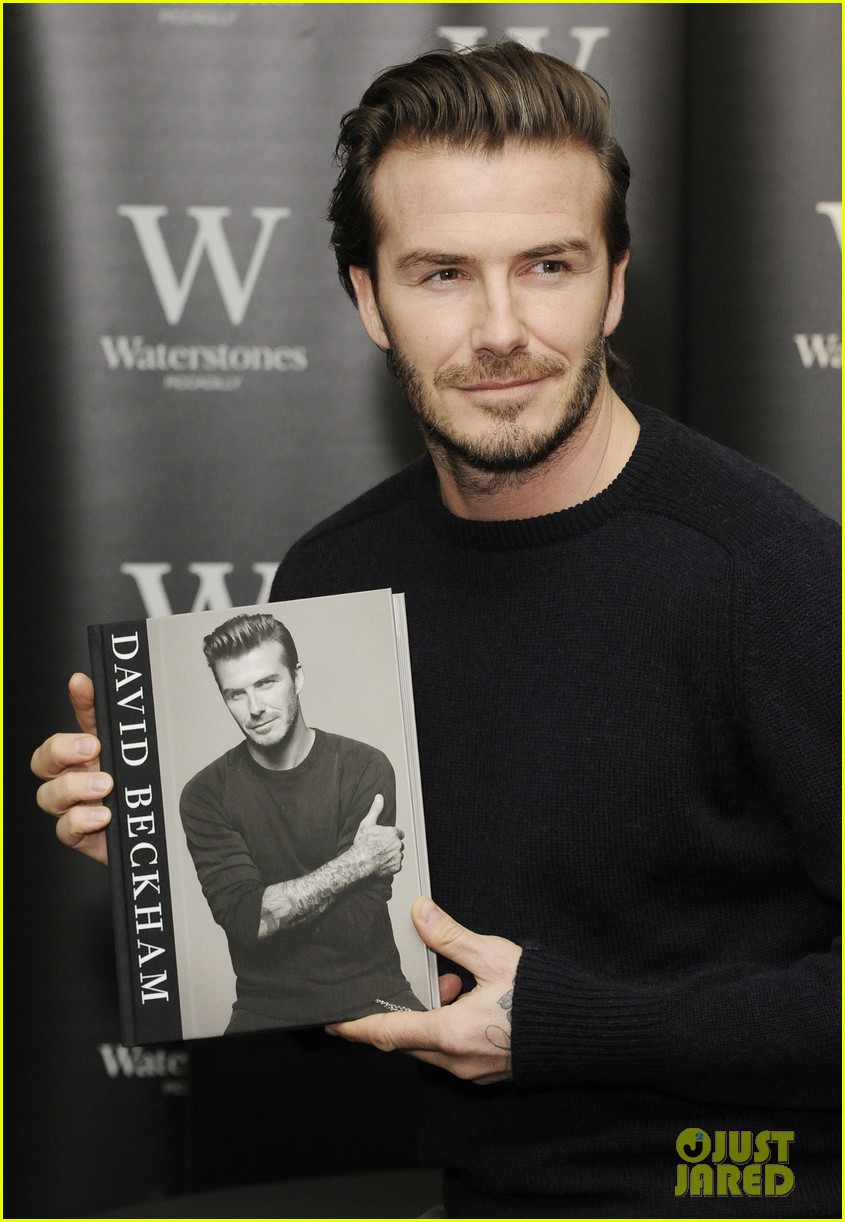 David Beckham: London Book Signing!: Photo 3014776 | David Beckham ...