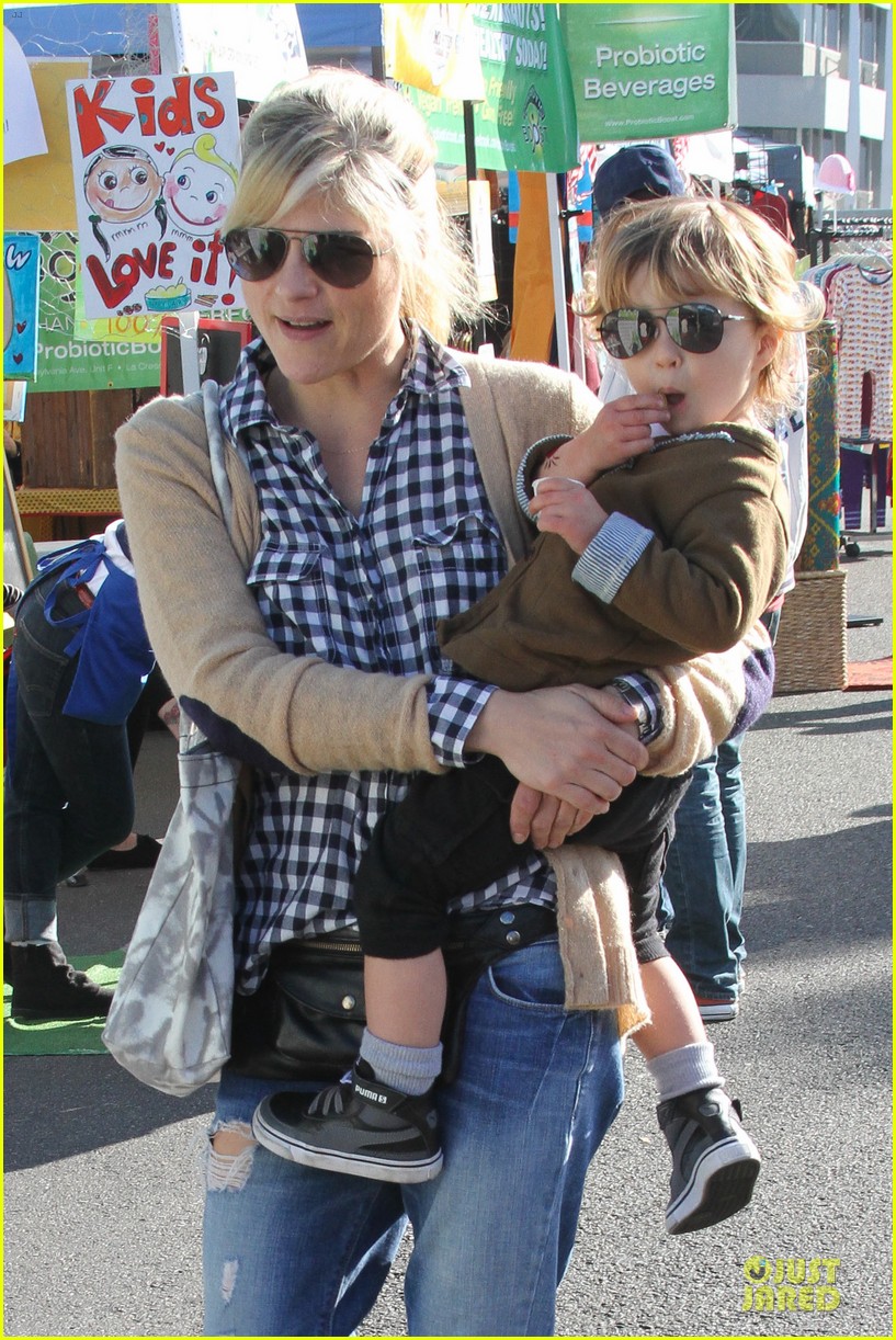 Selma Blair: Tchu Tchu Train Ride with Arthur!: Photo 3016946 | Arthur ...