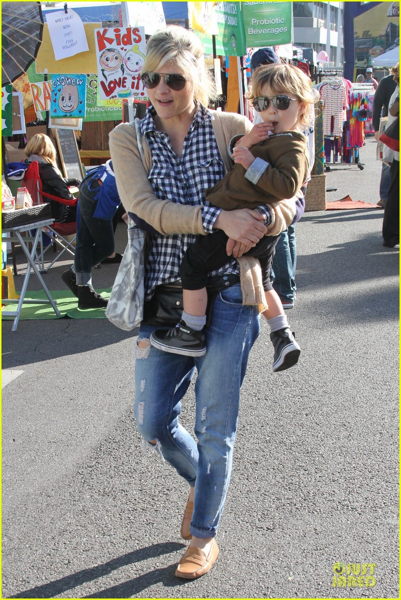 Selma Blair: Tchu Tchu Train Ride with Arthur!: Photo 3016948 | Arthur ...