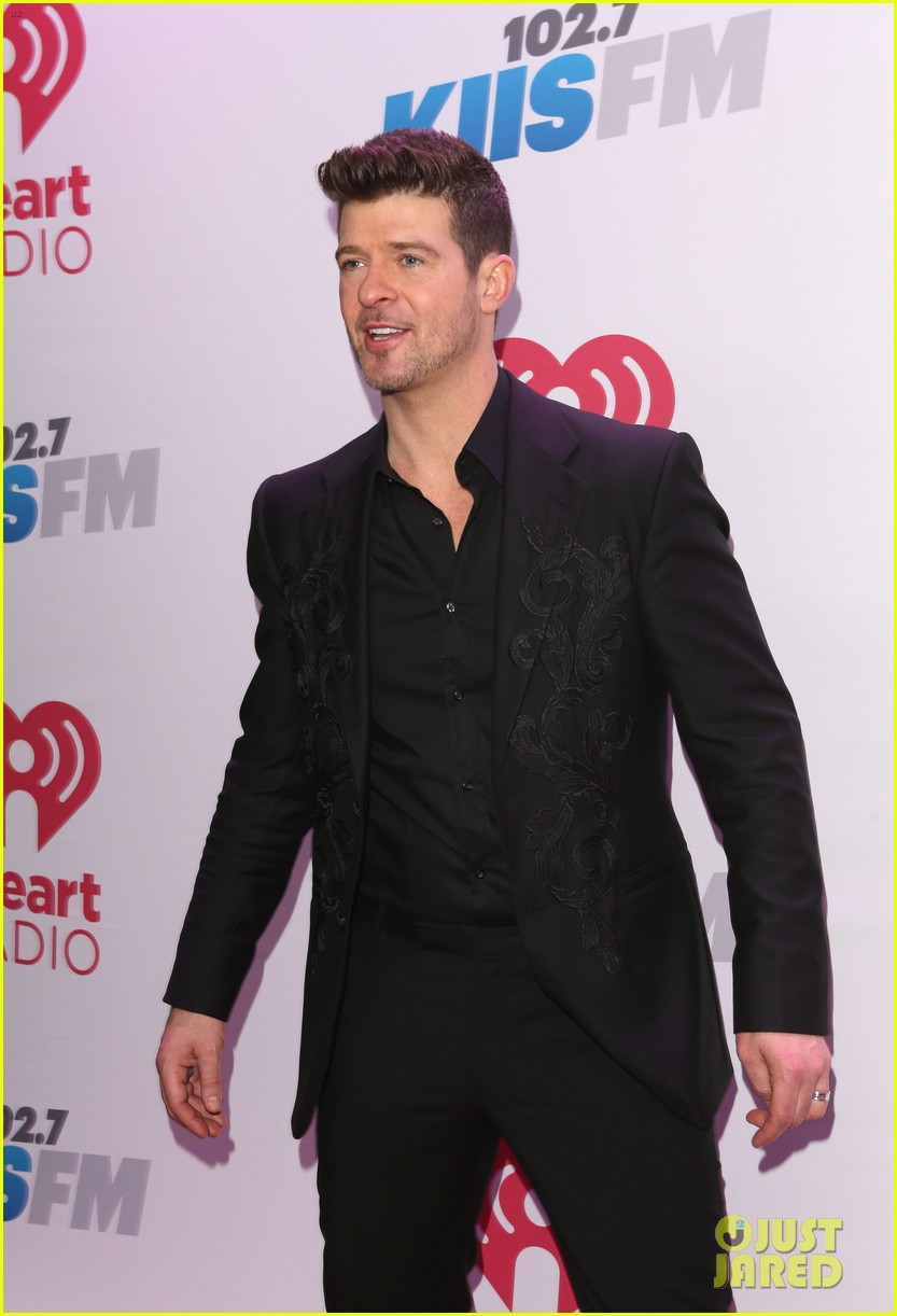 Miley Cyrus & Robin Thicke Reunite at KIIS-FM Jingle Ball 2013: Photo ...