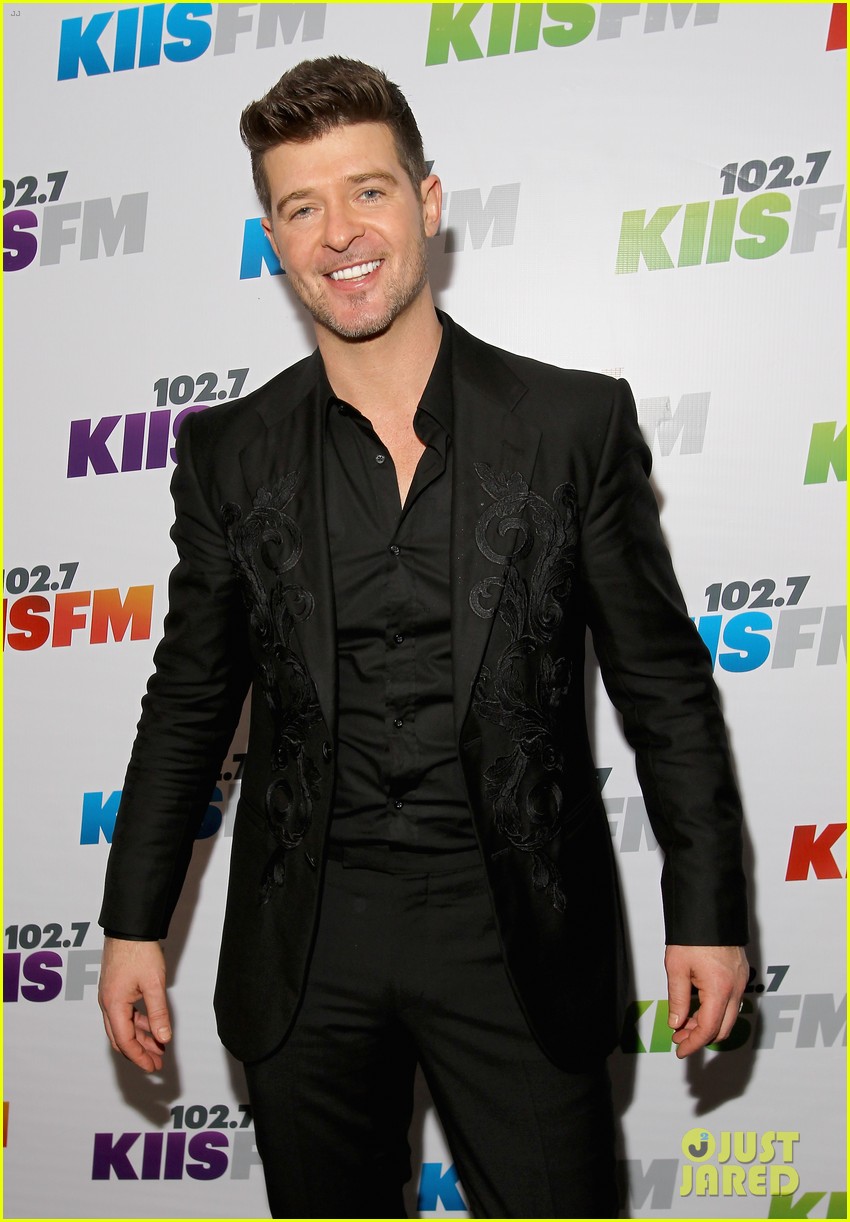 Miley Cyrus & Robin Thicke Reunite at KIIS-FM Jingle Ball 2013: Photo ...
