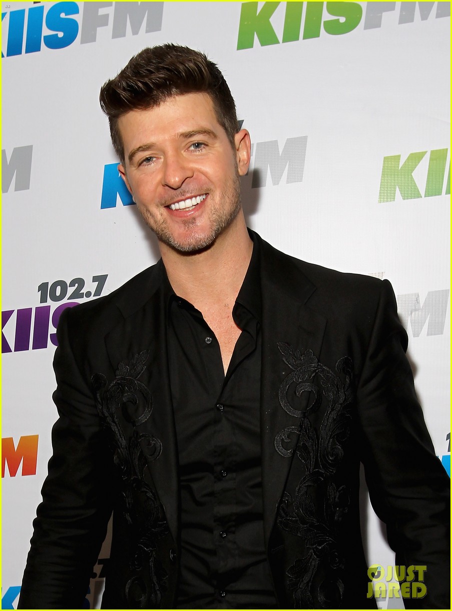 Miley Cyrus & Robin Thicke Reunite at KIIS-FM Jingle Ball 2013: Photo ...