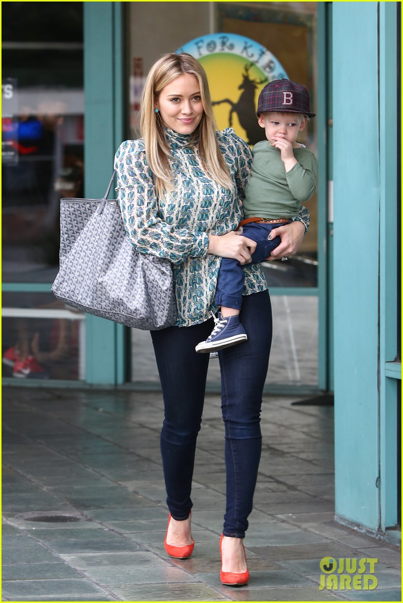 Hilary Duff: 'Lizzie McGuire' Co-Star Daniel Escobar Dies at 49: Photo 3014883 | Celebrity ...