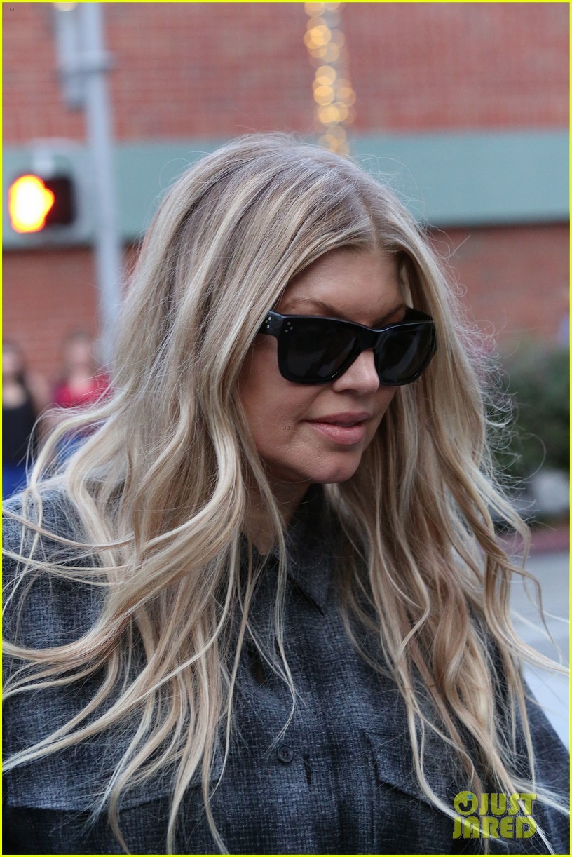 Fergie: Christmas Shopping at James Perse Store!: Photo 3014393 ...