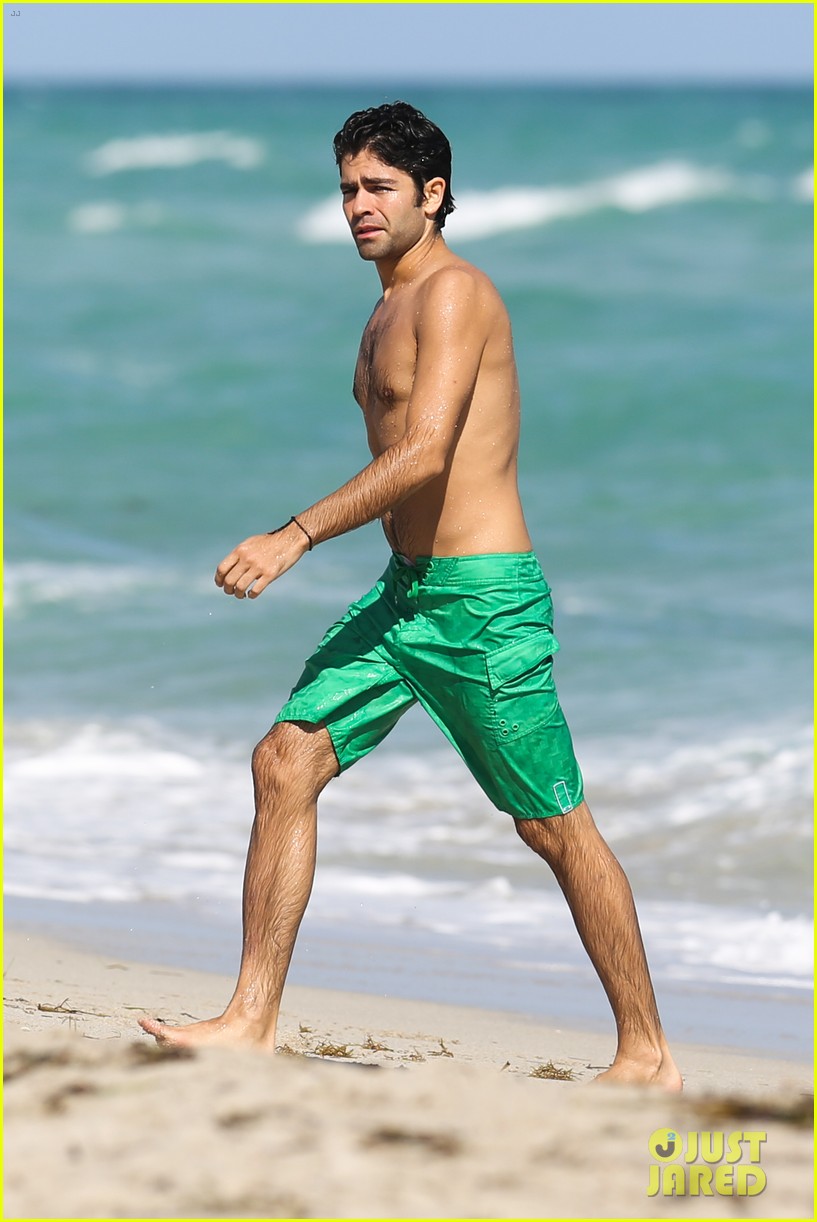 Entourage's Adrian Grenier: Shirtless Miami Beach Day!: Photo 3005792 ...