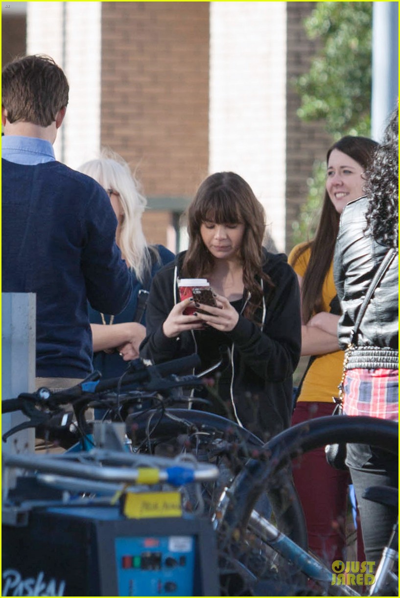 Hailee Steinfeld: Wrapping Up 'Barely Lethal' Filming!: Photo 3010204 ...