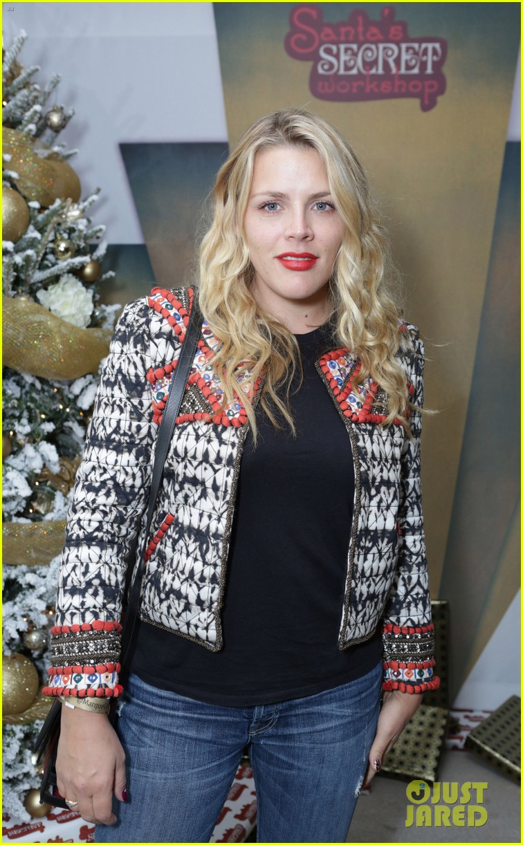 Sarah Michelle Gellar & Malin Akerman Sit on Santa's Lap!: Photo ...