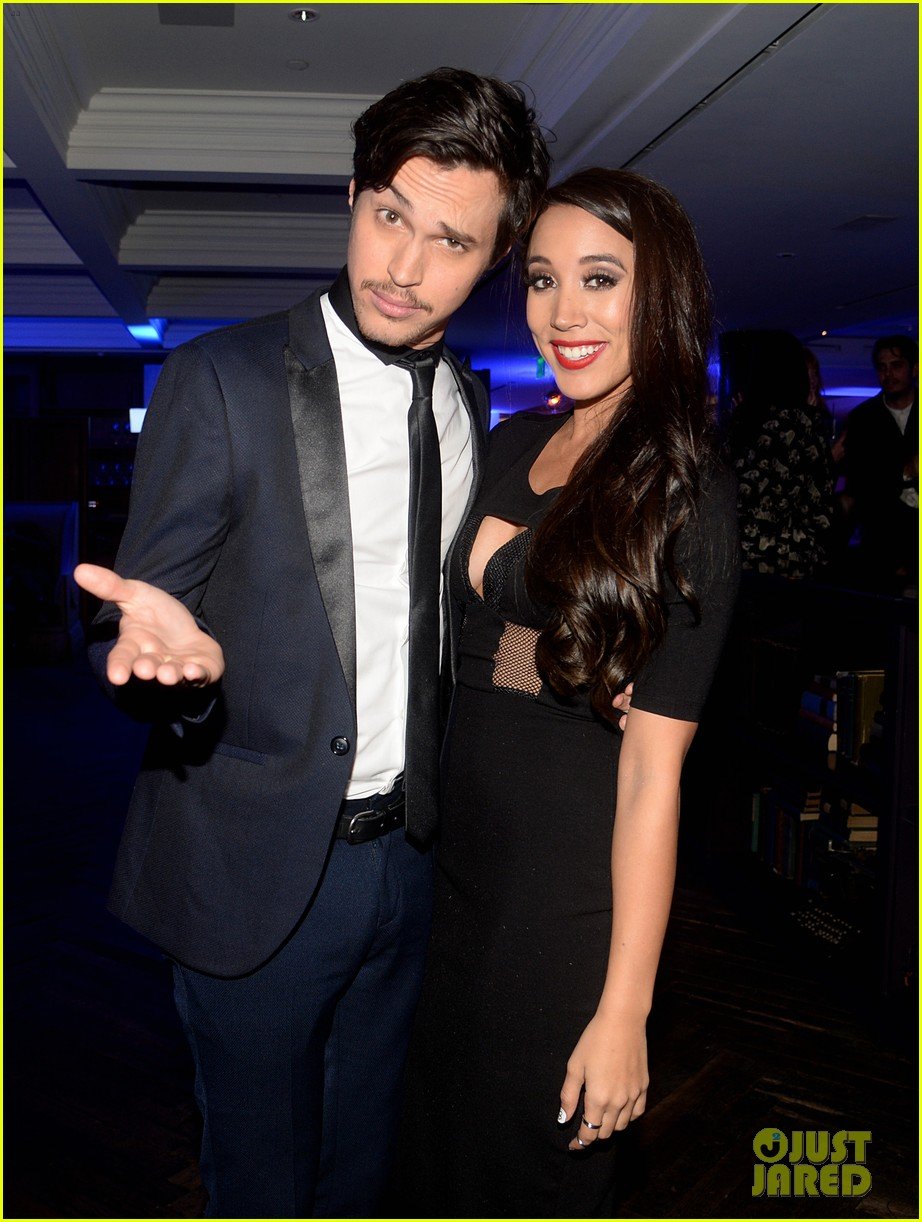 Kaley Cuoco & Ryan Sweeting: Delta Airlines Pre-Grammy Party: Photo ...