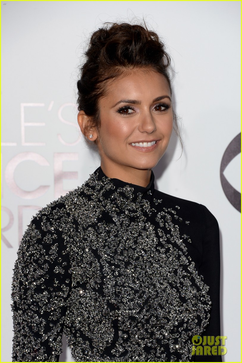 Nina Dobrev - People's Choice Awards 2014 Red Carpet: Photo 3025543 ...