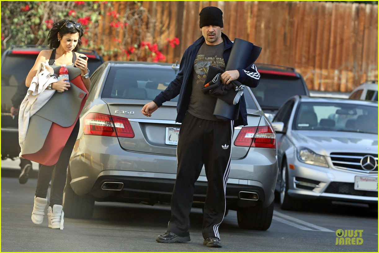 Colin Farrell Starts New Year with Yoga Session!: Photo 3022322 | Colin ...