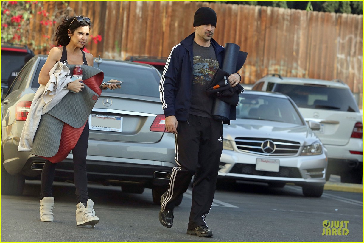 Colin Farrell Starts New Year with Yoga Session!: Photo 3022324 | Colin ...