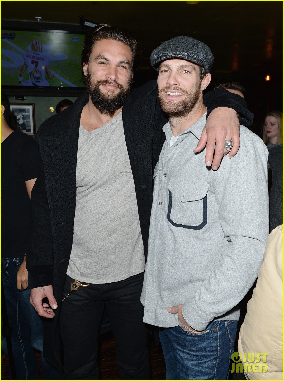 Jason Momoa & Geoff Stults: Football Fun at Sundance!: Photo 3036488 ...
