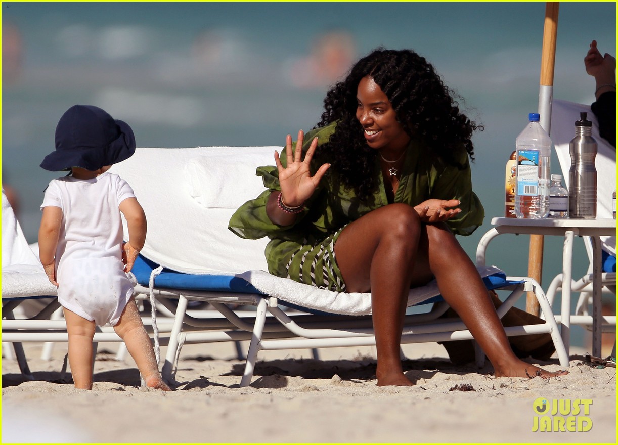 Kelly Rowland: Miami Beach Bikini Babe!: Photo 3022003 | Bikini, Kelly ...
