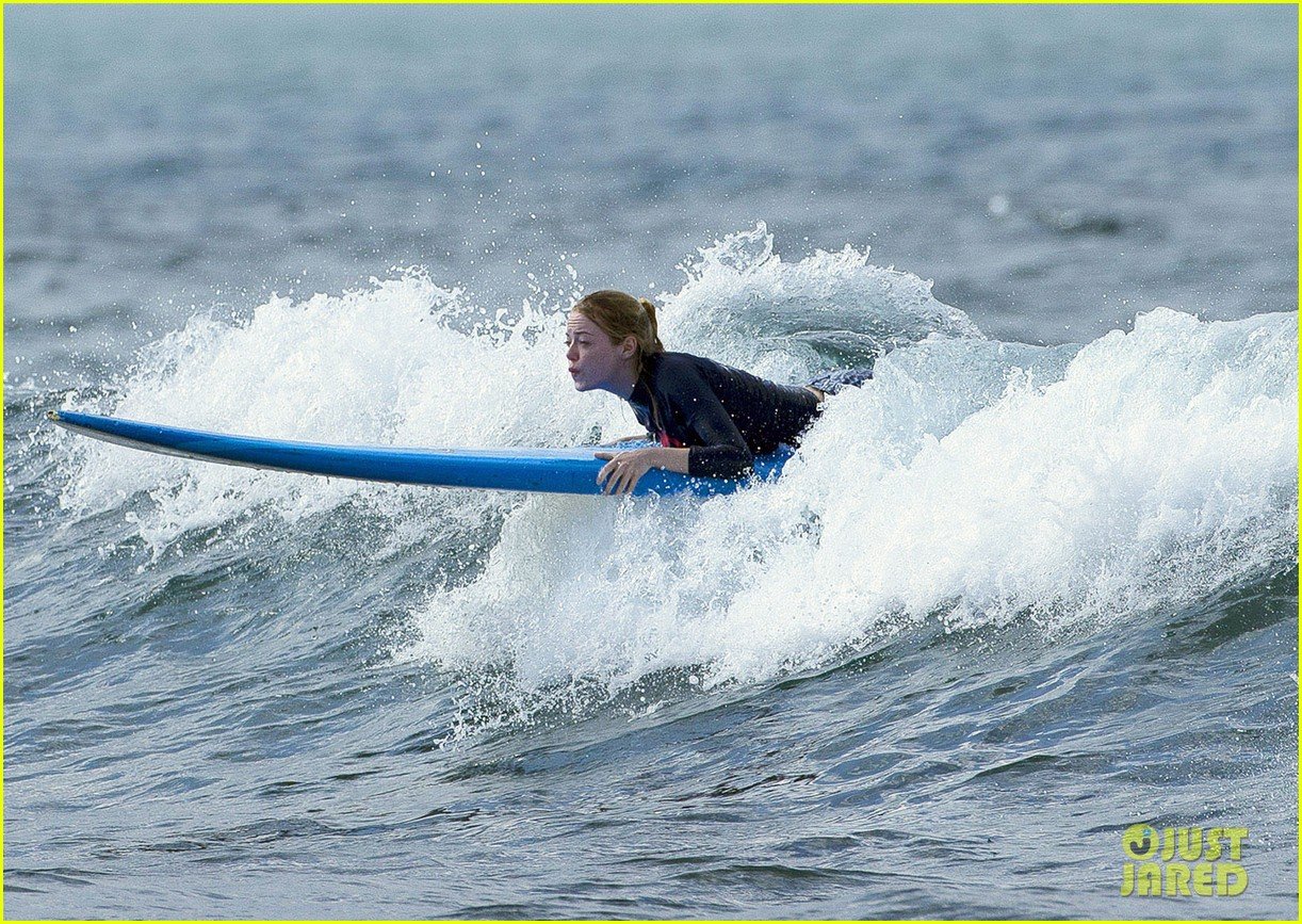 Emma Stone & Andrew Garfield Surf the Waves in Hawaii!: Photo 3023413 ...