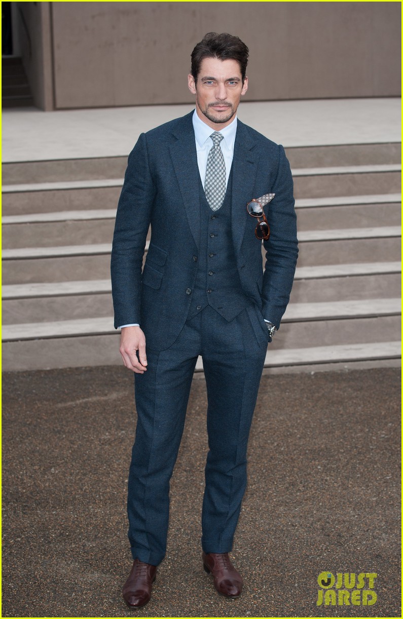 Suki Waterhouse & Jamie Campbell Bower: Burberry Prorsum Show: Photo ...