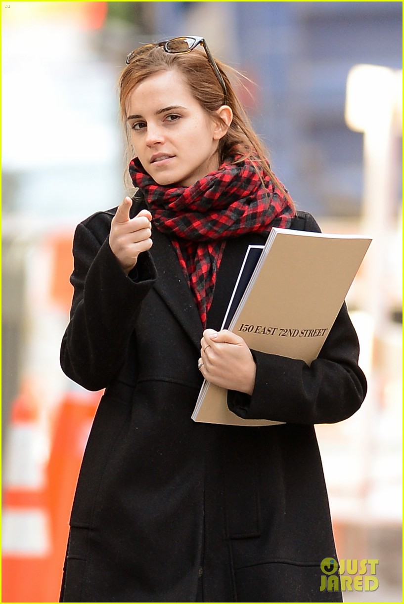 Emma Watson Braves Frigid Cold for NYC Apartment Hunting!: Photo ...