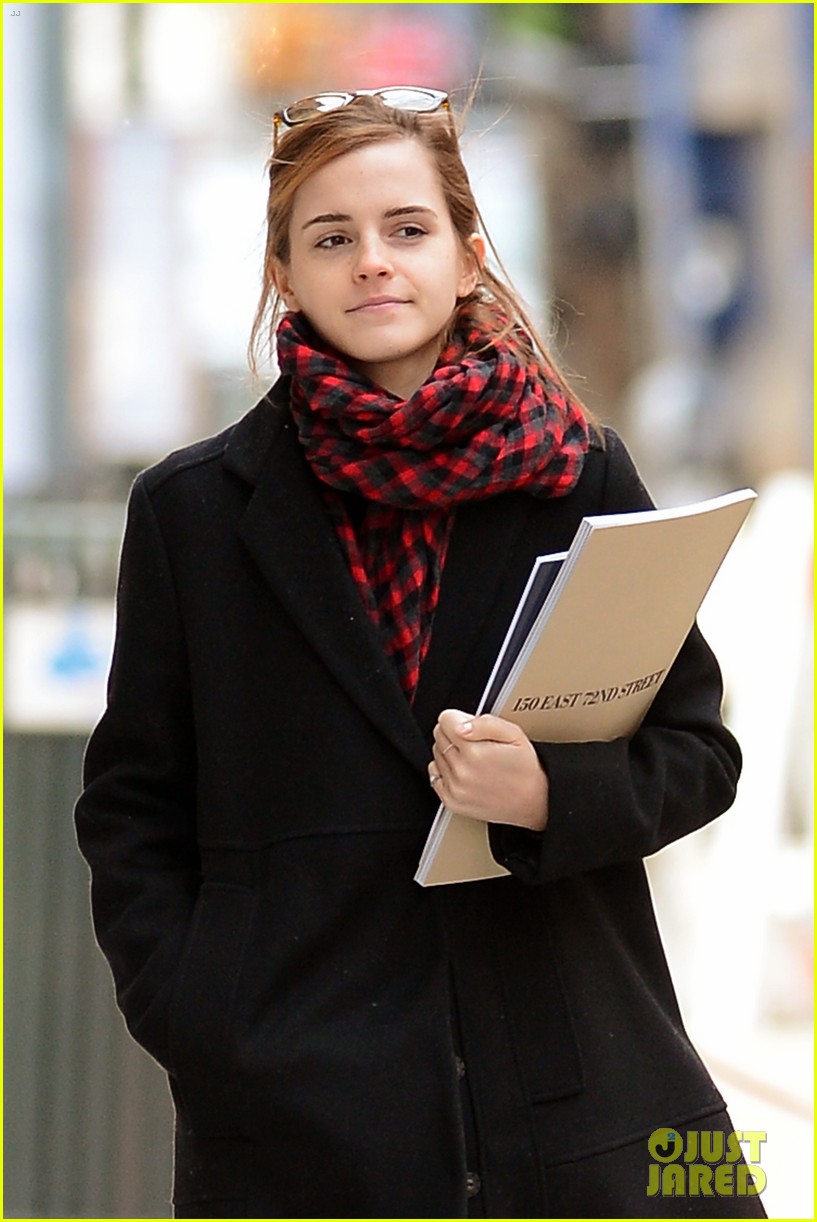 Emma Watson Braves Frigid Cold for NYC Apartment Hunting!: Photo ...