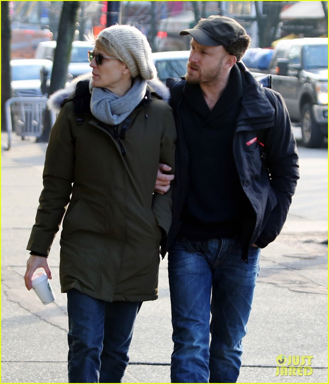 Robin Wright & Fiance Ben Foster Step Out for Daytime Stroll: Photo ...