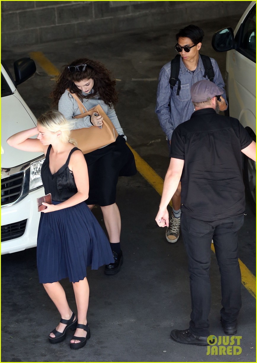 Lorde Takes Boyfriend James Lowe Along for Studio Stop: Photo 3046977 ...