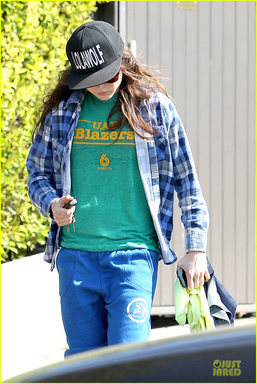 Ellen Page Supports Zoe Kravitz's Band Lolawolf!: Photo 3060487 | Ellen ...
