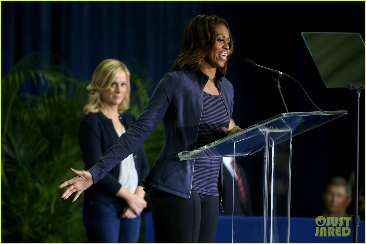 Michelle Obama Tells Crowd: Amy Poehler & I Are Best Friends!: Photo ...