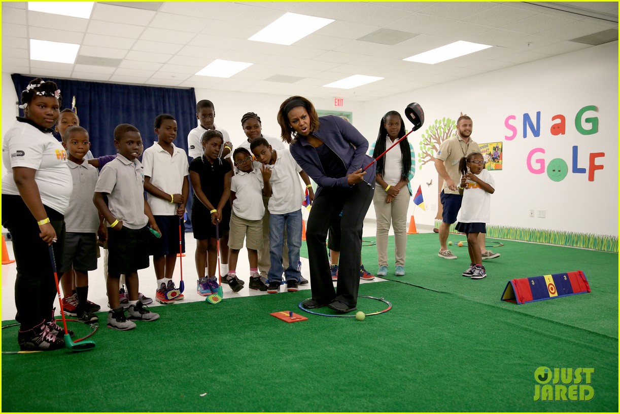 Michelle Obama Tells Crowd: Amy Poehler & I Are Best Friends!: Photo ...