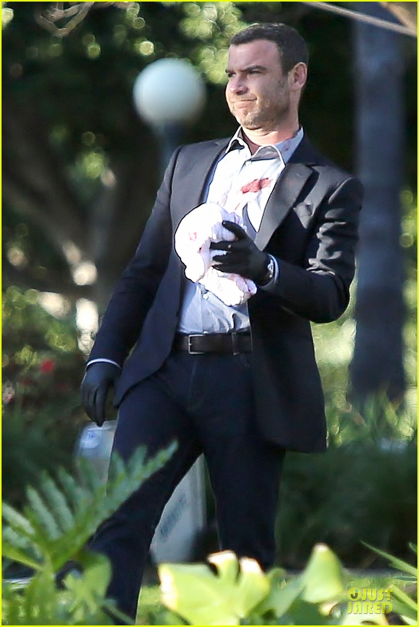 Liev Schreiber Sports Fake Blood for 'Ray Donovan'!: Photo 3047196 ...