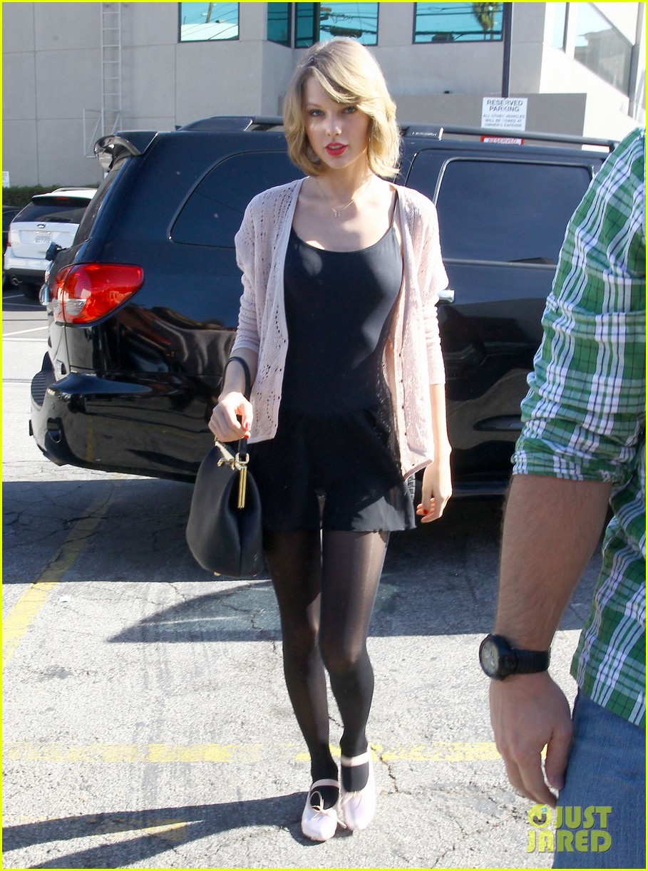 Taylor Swift Brings Her New Short Hair to Ballet Class!: Photo 3052872 ...