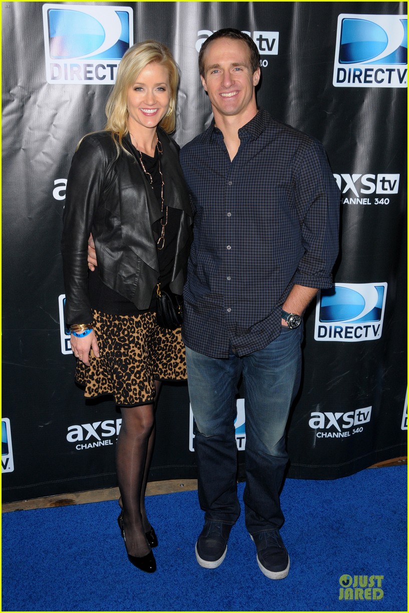 Tim Tebow & Eli Manning: Football Studs at DirecTV Super Bowl Party ...