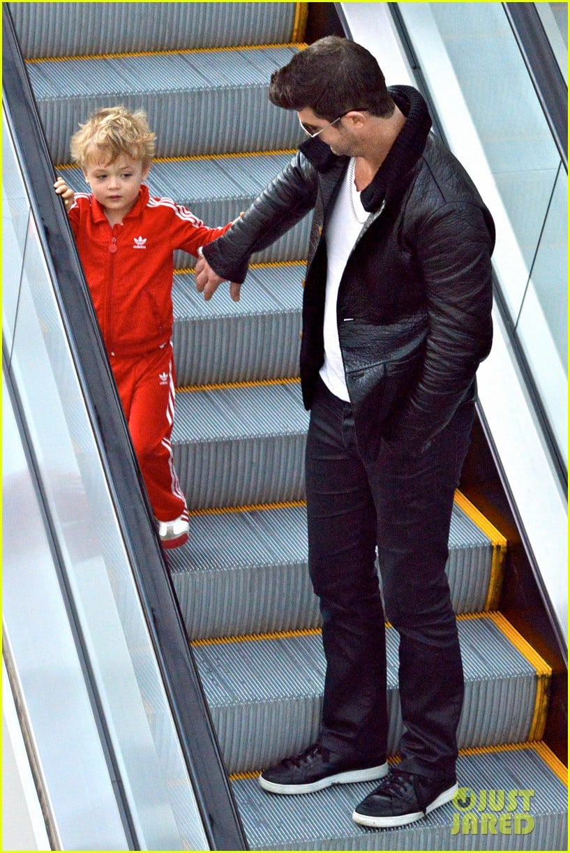 Robin Thicke is a Doting Dad, Holds Son Julian's Hand During Outing ...
