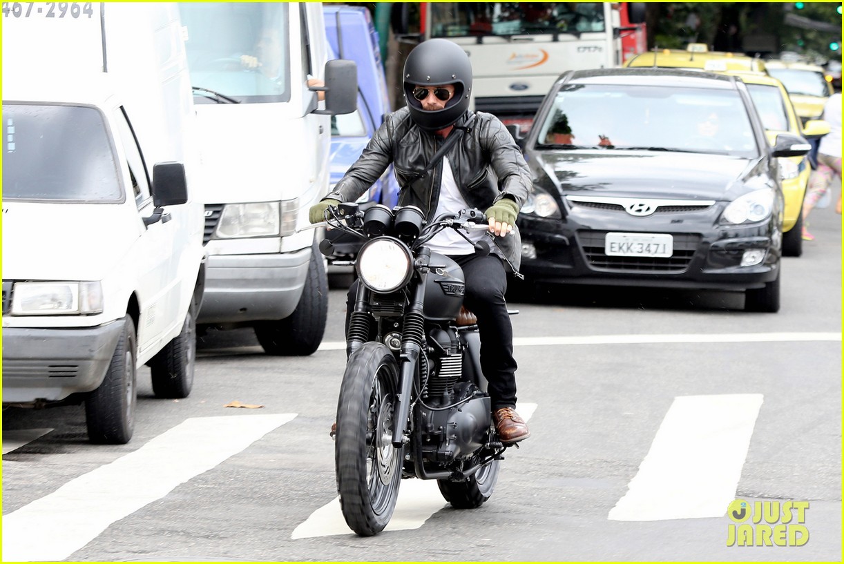 David Beckham Goes Shirtless on His Balcony in Rio: Photo 3067329 ...