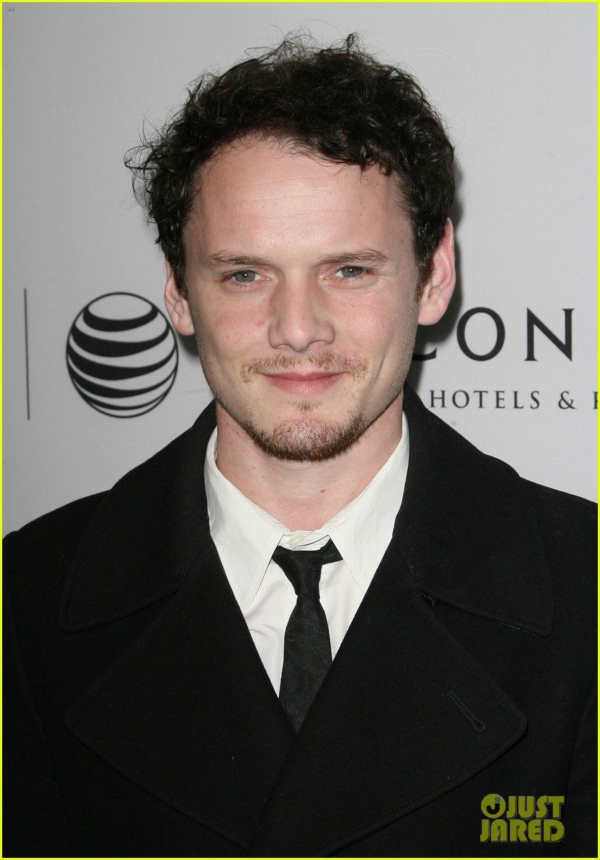 Courteney Cox & Boyfriend Johnny McDaid Hit the Red Carpet for Tribeca ...