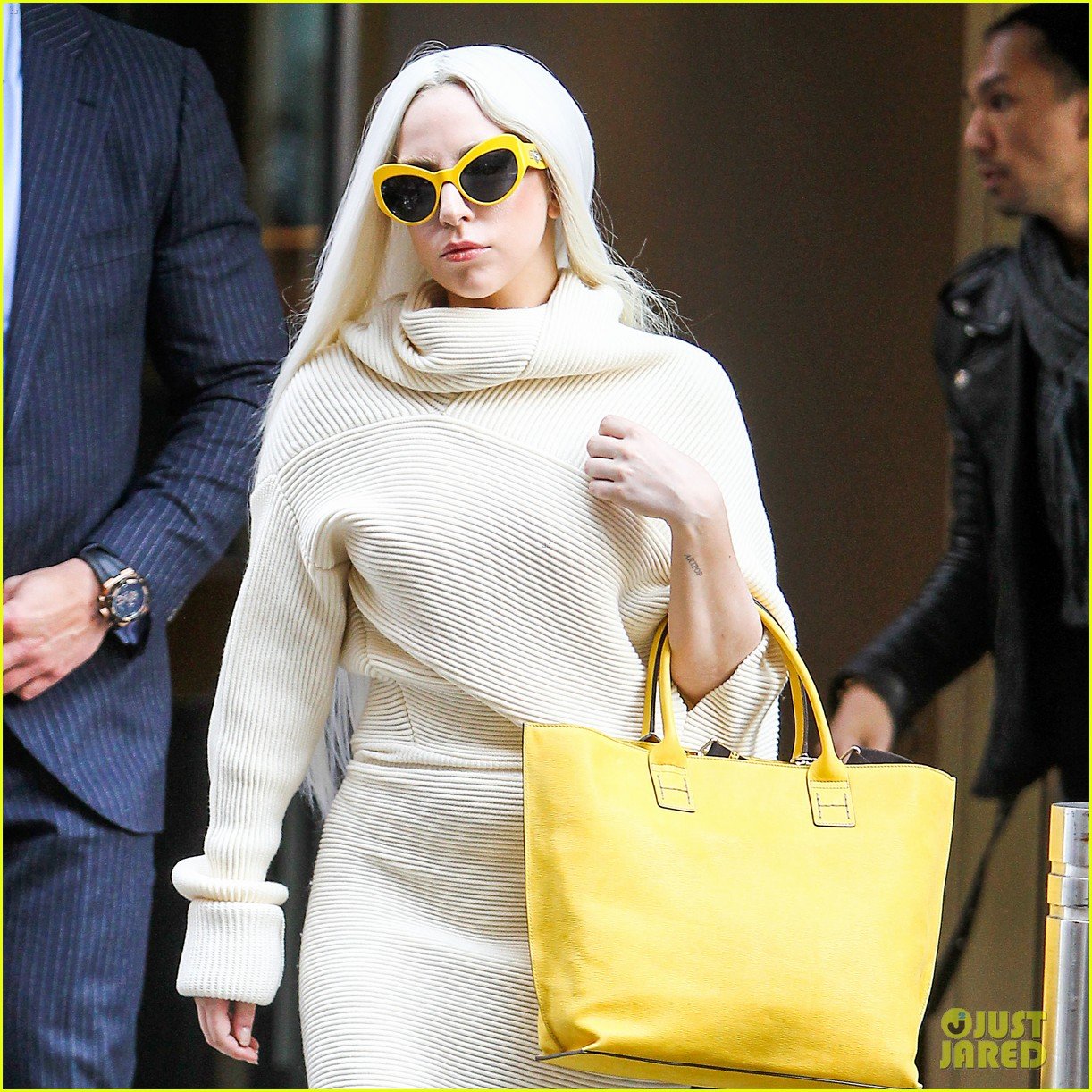 Lady Gaga Embraces a Simple Yet Chic Look in New York City: Photo ...