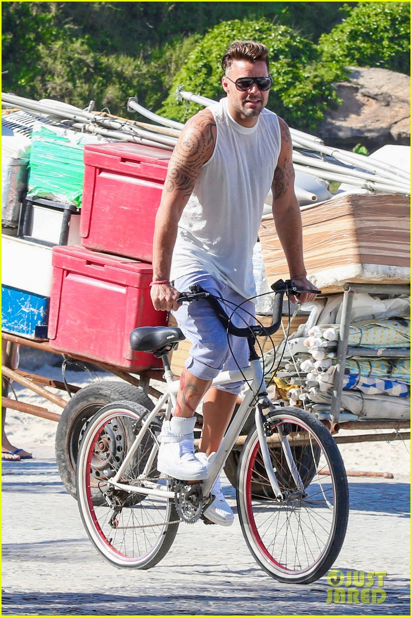 Ricky Martin Films Music Video for World Cup Song 'Vida' in Rio!: Photo ...