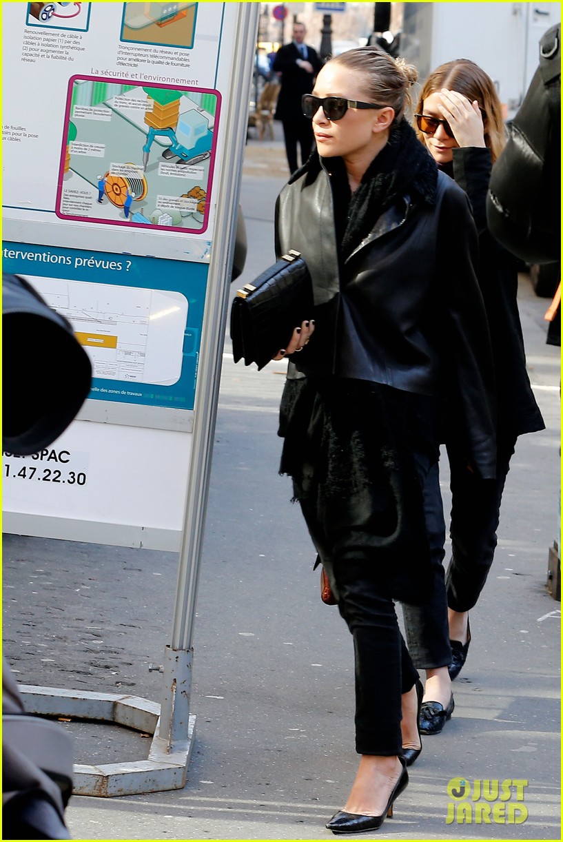 Ashley Olsen Leads the Way in Paris, Mary-Kate & Her Huge Rock Follow ...