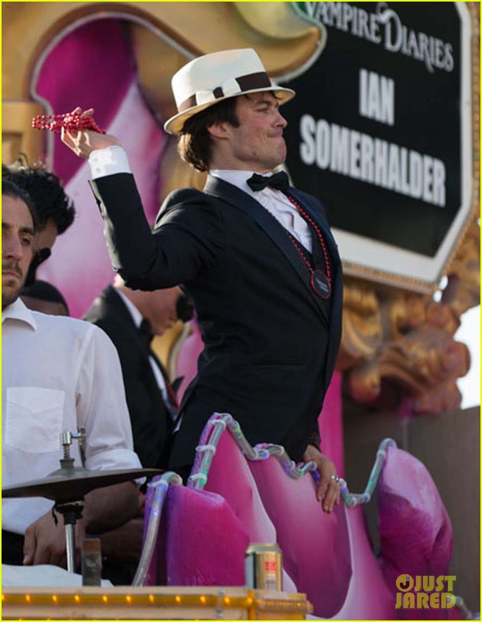 Ian Somerhalder & Norman Reedus Throw Mardi Gras Beads in New Orleans ...