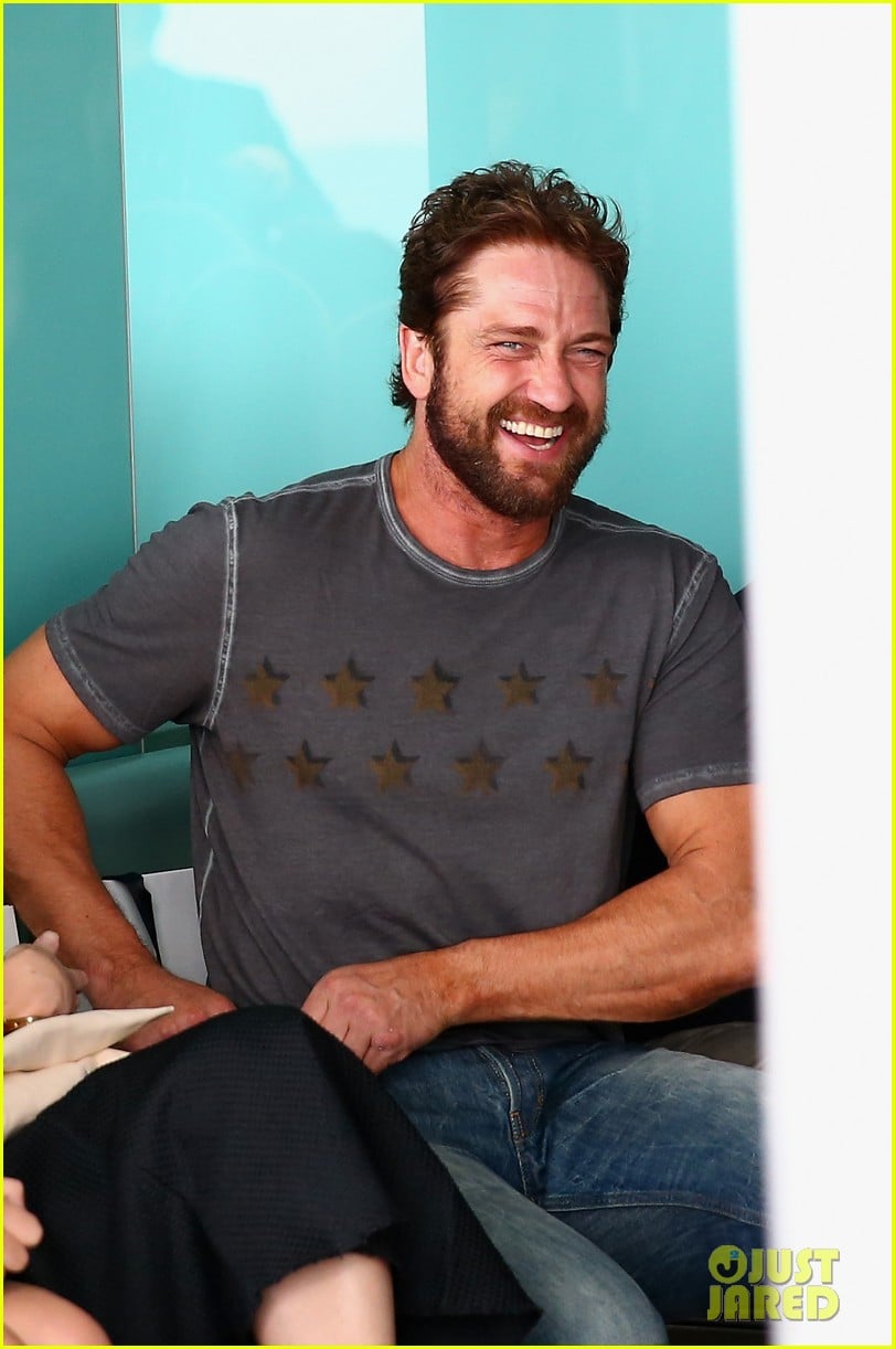 Gerard Butler's Smile is Irresistible at the Ellery Fashion Show: Photo ...