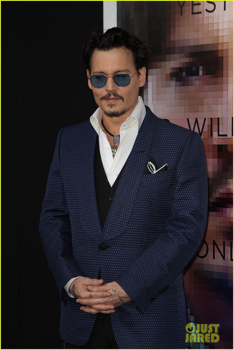 Johnny Depp Attends 'Transcendence' Premiere Sans Fiancee Amber Heard ...
