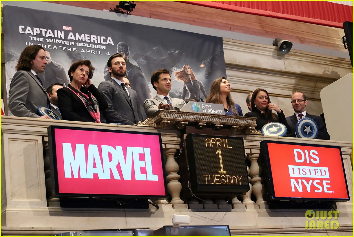 Chris Evans Passes the 'Fantastic Four' Torch to Michael B. Jordan ...