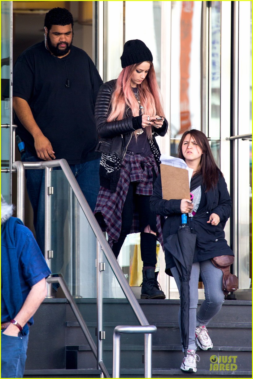 Amber Heard's Gothic Persona Moves Us in 'When I Live My Life Over ...