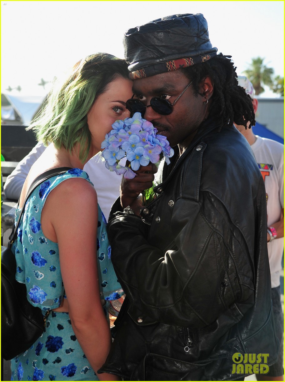 Katy Perry Gets Flowers from Singer Blood Orange at Coachella!: Photo ...